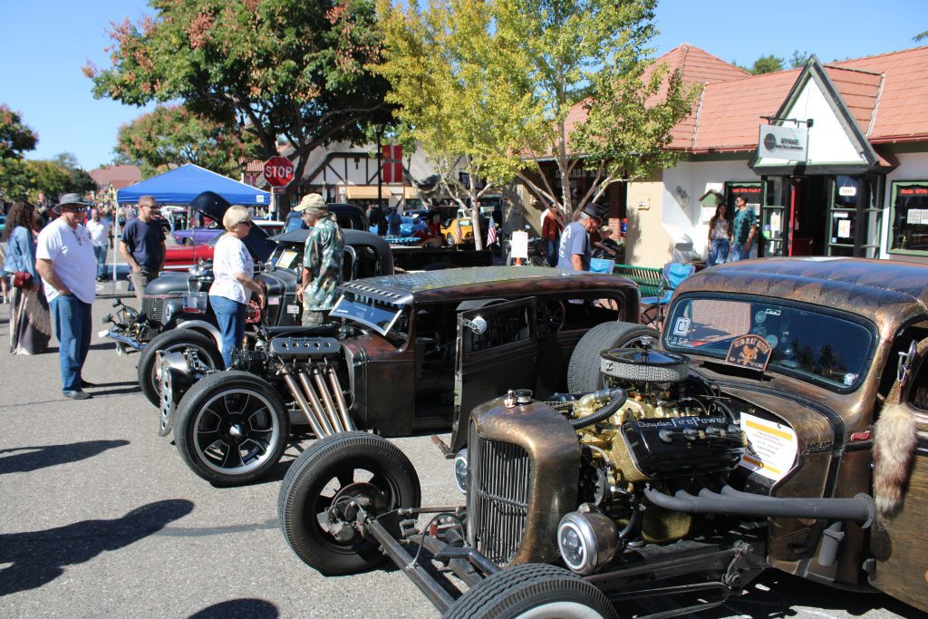 Motor buffs admire fancy wheels at Solvang car show - Santa Ynez Valley ...