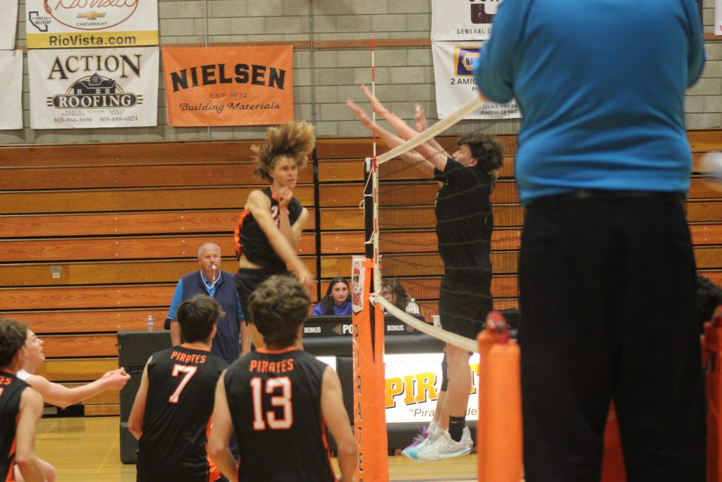 Pirates boys volleyball stands atop competitive Mountain League - Santa ...